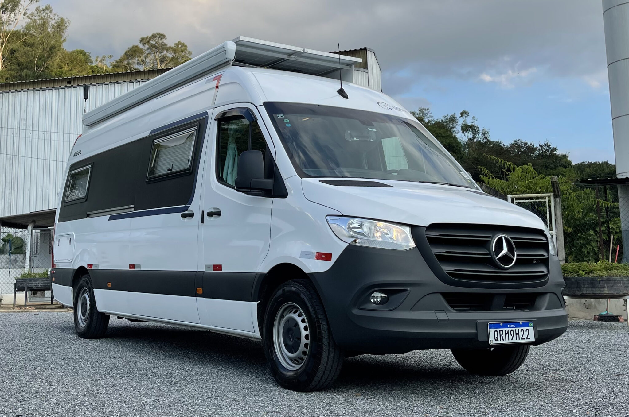 Estrella Mobil Motorhome Solar: 1.200W e Gerador Diesel